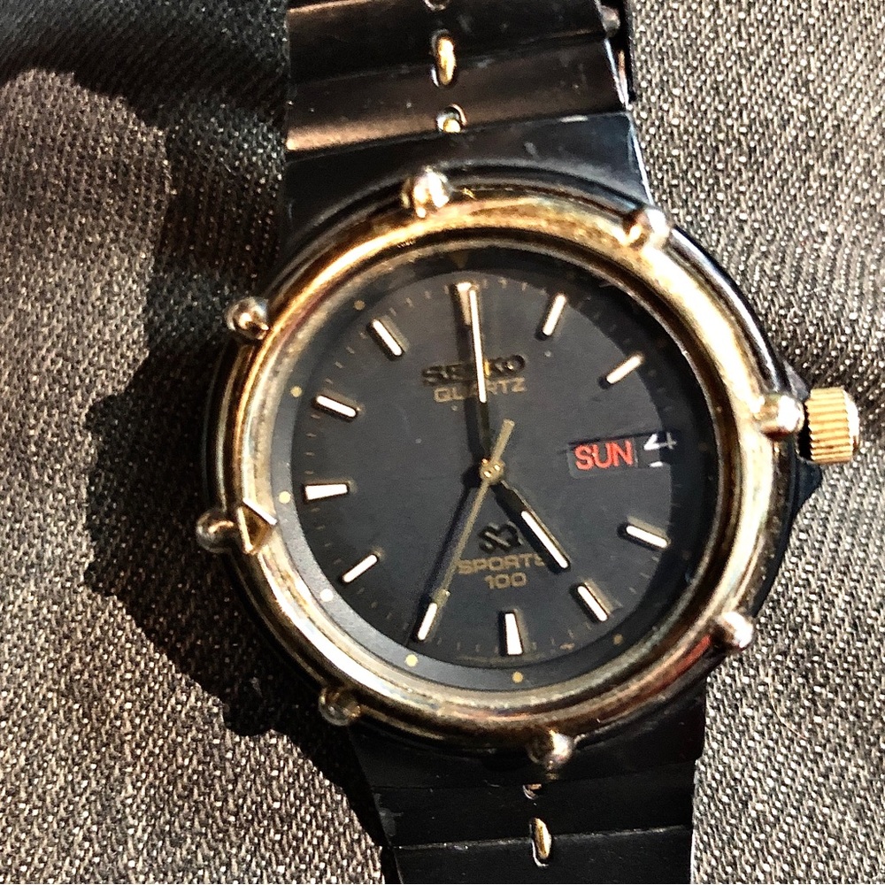Seiko Sport 100 Quartz Date Display Vintage Watch - Gem